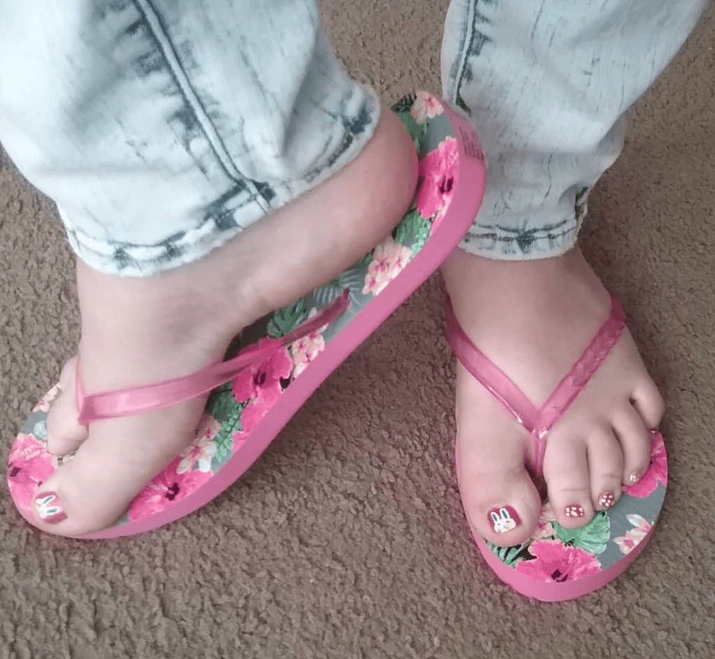 25 Easter Toe Nails Designs to Get You in the Springtime Spirit