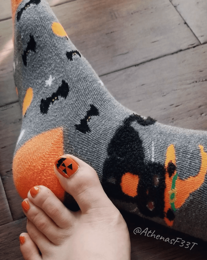 35 Halloween Toe Nails Designs