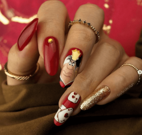 25 Queen of Hearts Nails Ideas