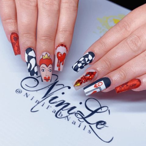 25 Queen of Hearts Nails Ideas