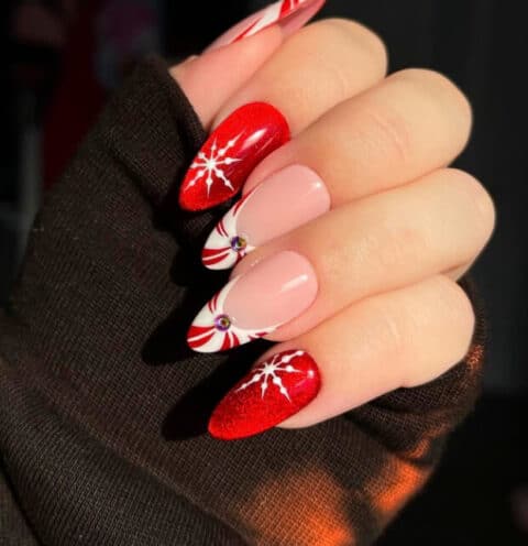 40+ Classy Christmas French Tip Nails Design Ideas