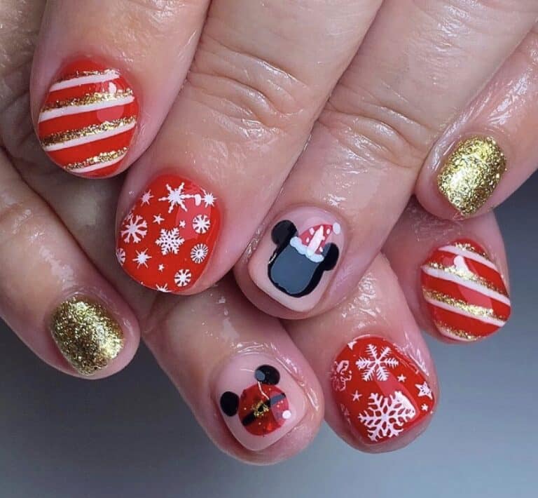40+ Fun and Festive Disney Christmas Nails Design Ideas
