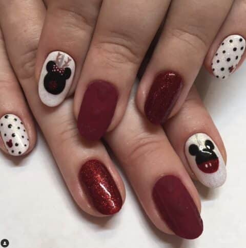 40+ Fun and Festive Disney Christmas Nails Design Ideas