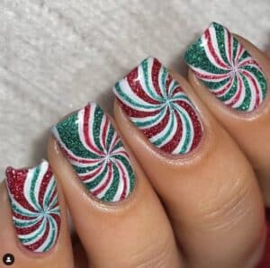 30+ Sweet Peppermint Swirl Nails Design Ideas
