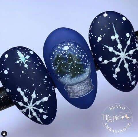 35 Whimsical Snow Globe Nails Design Ideas