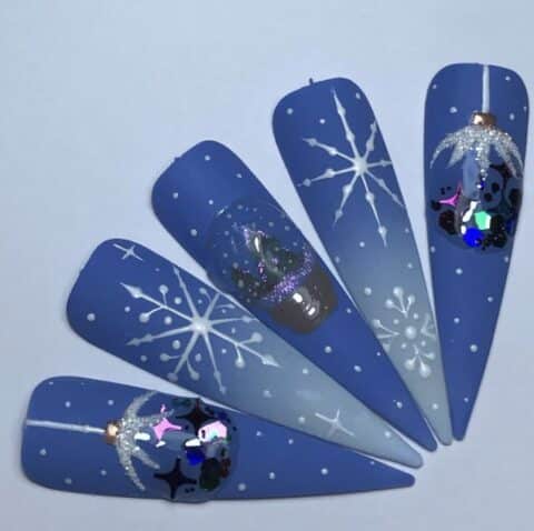 35 Whimsical Snow Globe Nails Design Ideas