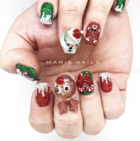 35 Whimsical Snow Globe Nails Design Ideas