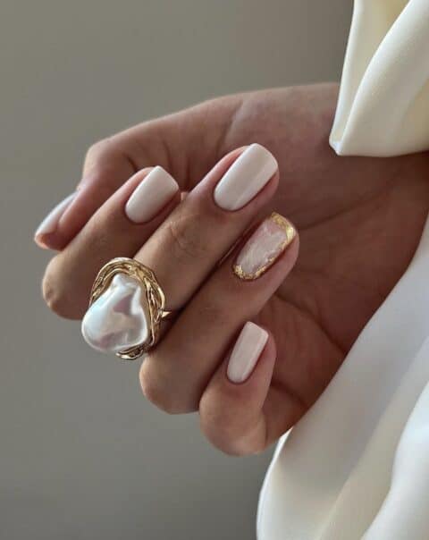 Chic and Elegant: 50 Short Wedding Nail Designs for the Modern Bride's ...