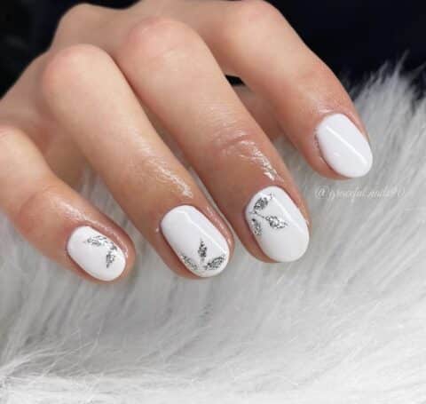 Chic and Elegant: 50 Short Wedding Nail Designs for the Modern Bride's ...