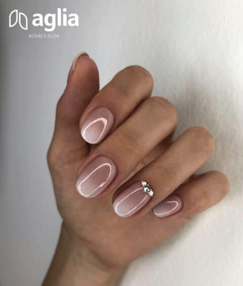 Chic and Elegant: 50 Short Wedding Nail Designs for the Modern Bride's ...