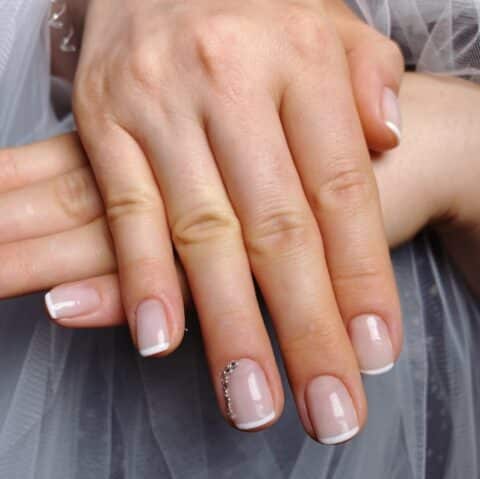 Chic and Elegant: 50 Short Wedding Nail Designs for the Modern Bride's ...