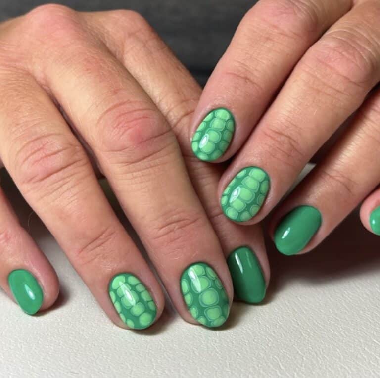 Make a Splash with 35 Captivating Turtle Nail Designs!