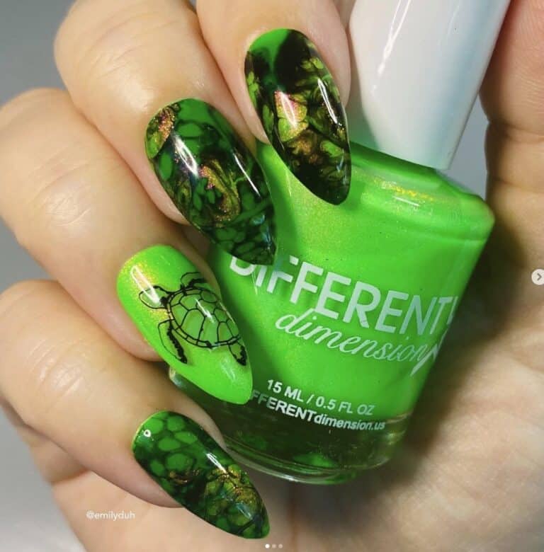 Make a Splash with 35 Captivating Turtle Nail Designs!