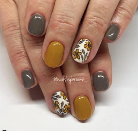 50 Fall Floral Nail Designs for Autumn Elegance at Your Fingertips!