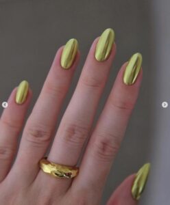 45 Chrome Summer Nail Designs to Elevate Your Look with Metallic Glamour!